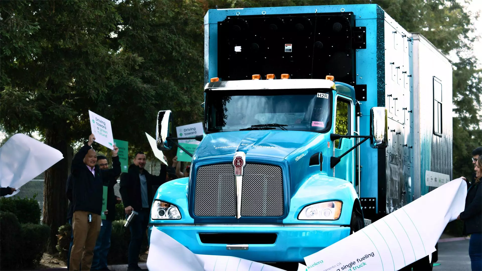 Cummins’ hydrogen fuel-cell truck sets 1,800-mile Guinness World Record ...