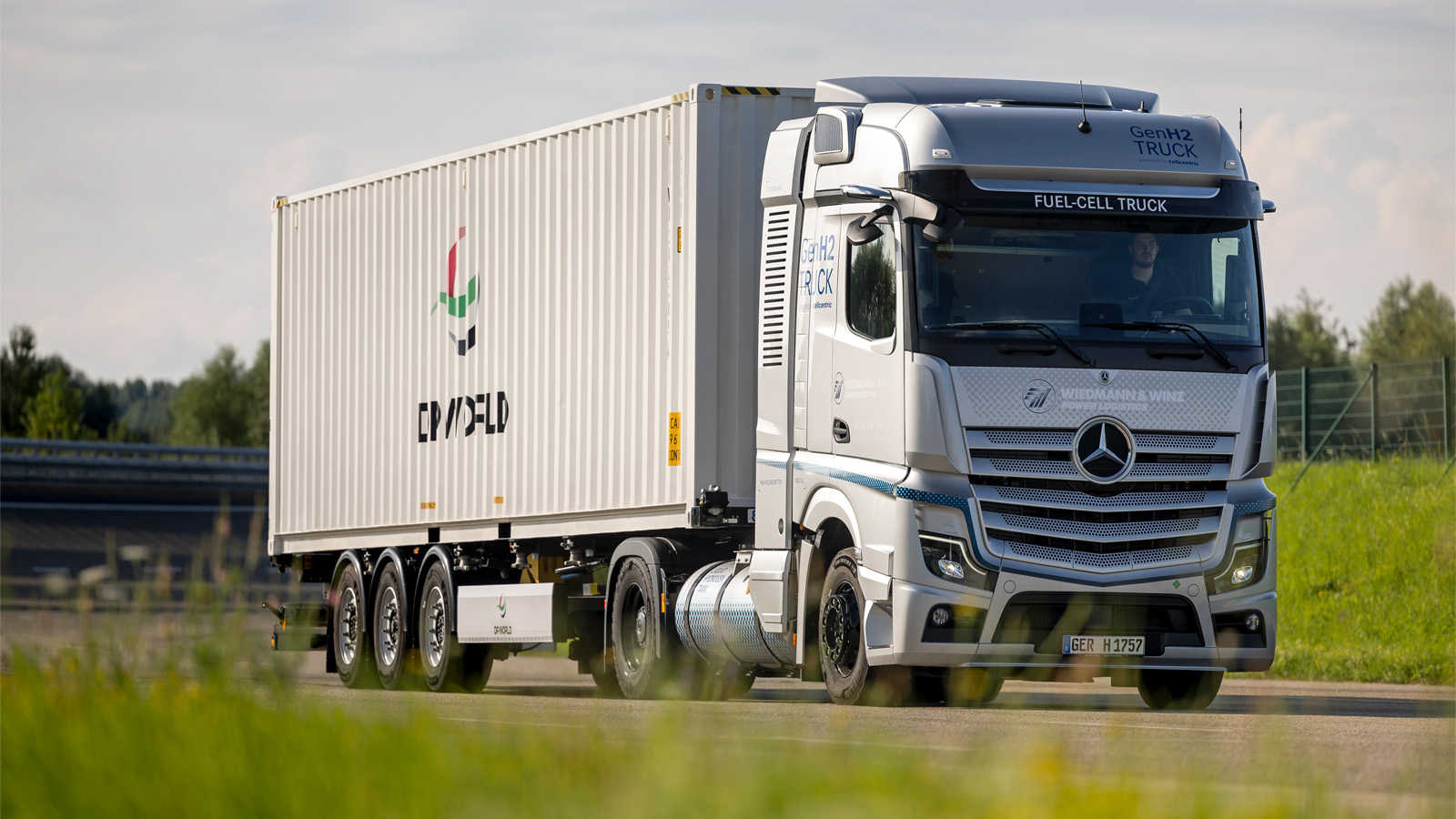 Mercedes Benz hydrogen truck “very close to diesel”, says German ...