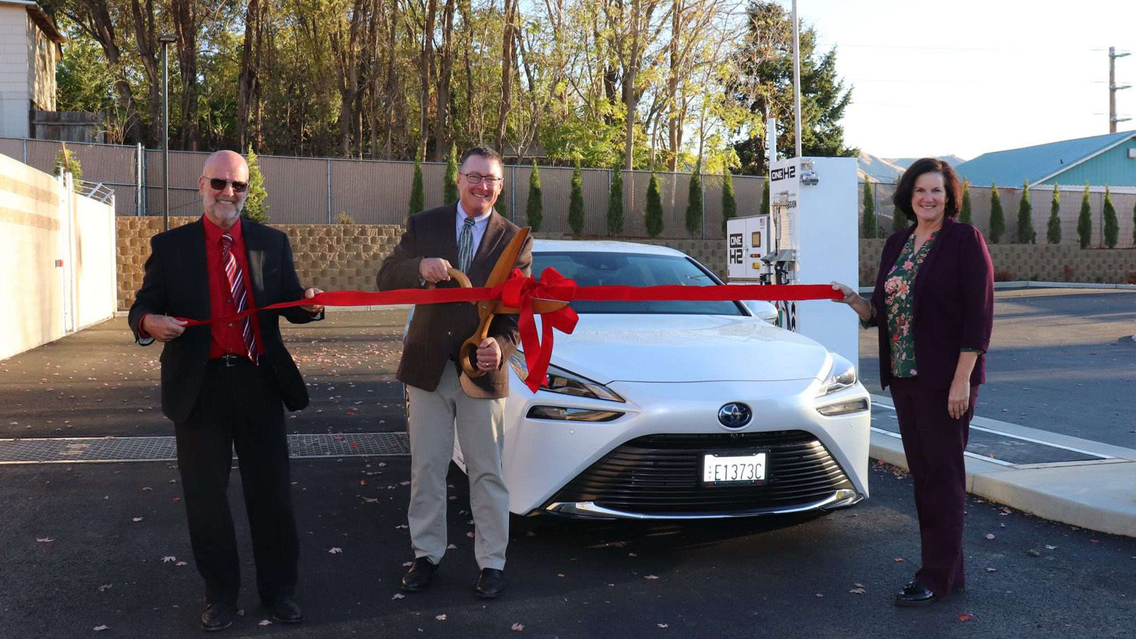 A small town in Washington state makes its own hydrogen fuel for only ...
