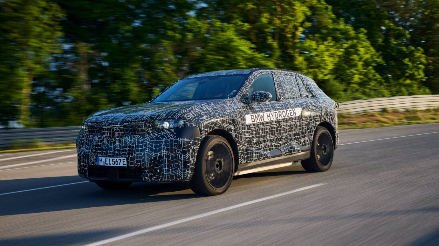 BMW secures €273 million in public funding to scale hydrogen fuel cell ...